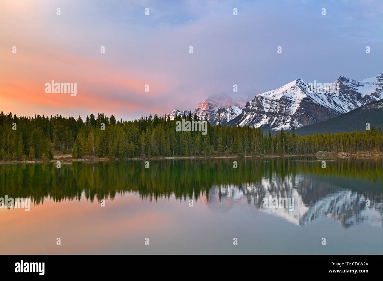 Herbert lake sunset banff national hi-res stock photography and images ...