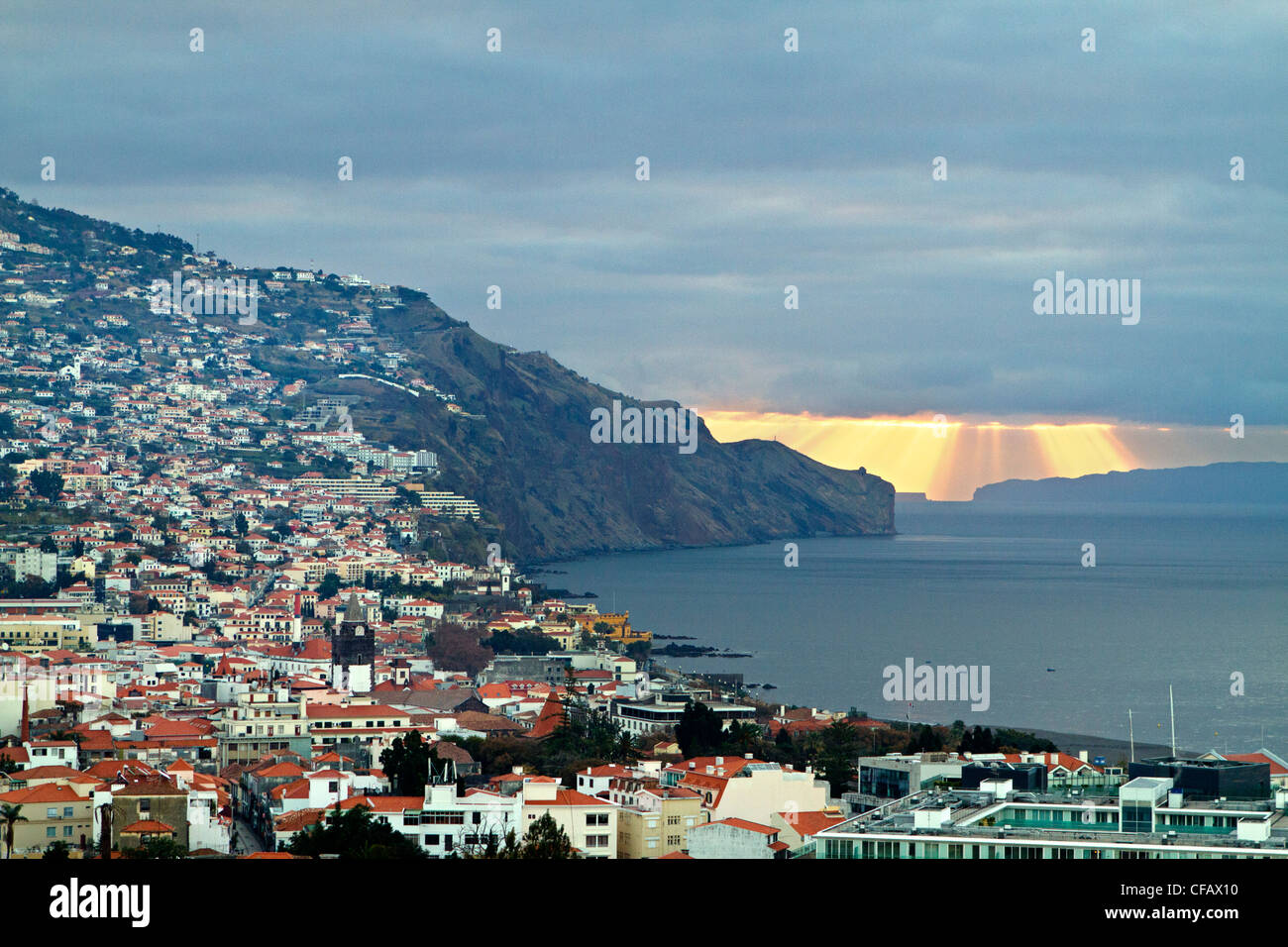 Bay of the city of funchal madeira funchal hi-res stock photography and ...