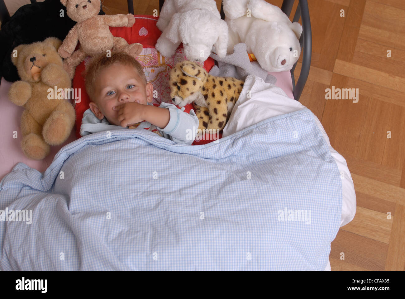 Children, Ill, Sick, bed, child, Sleeping, falling asleep, crib ...