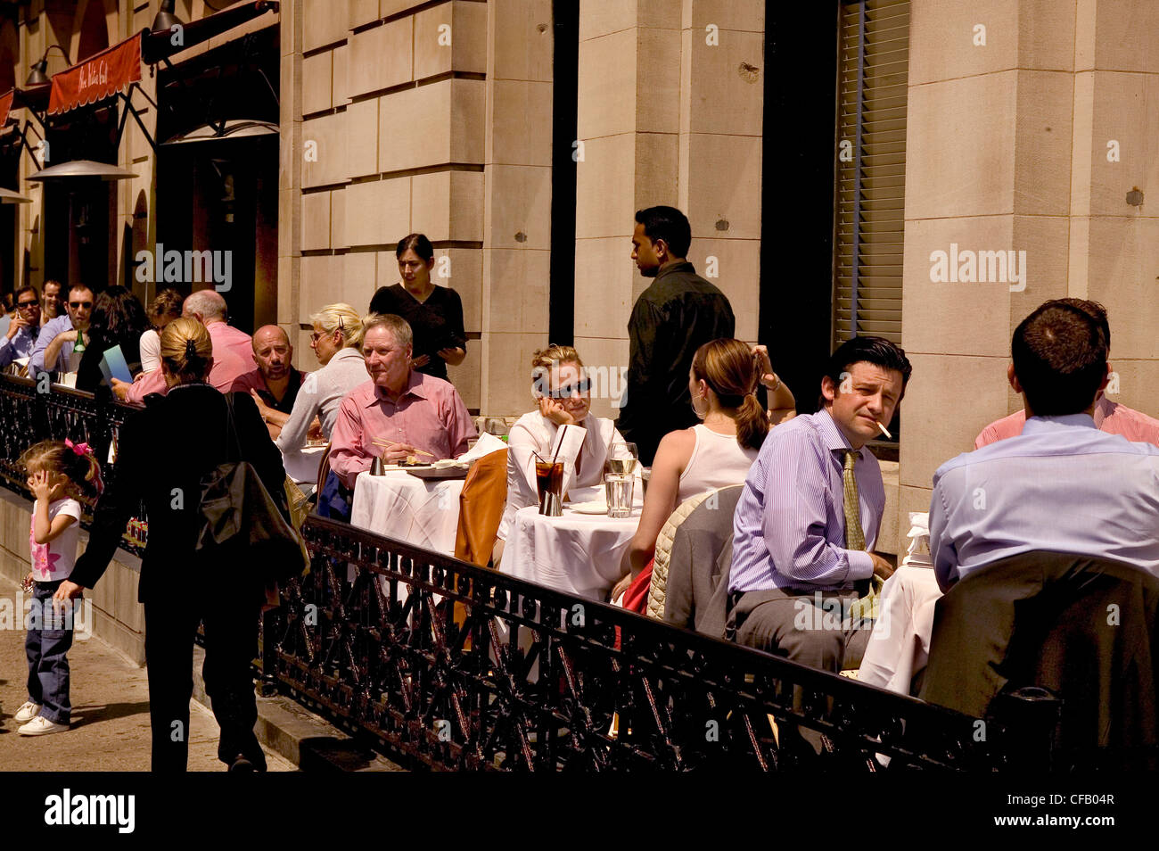 Chat restaurant hi-res stock photography and images - Alamy