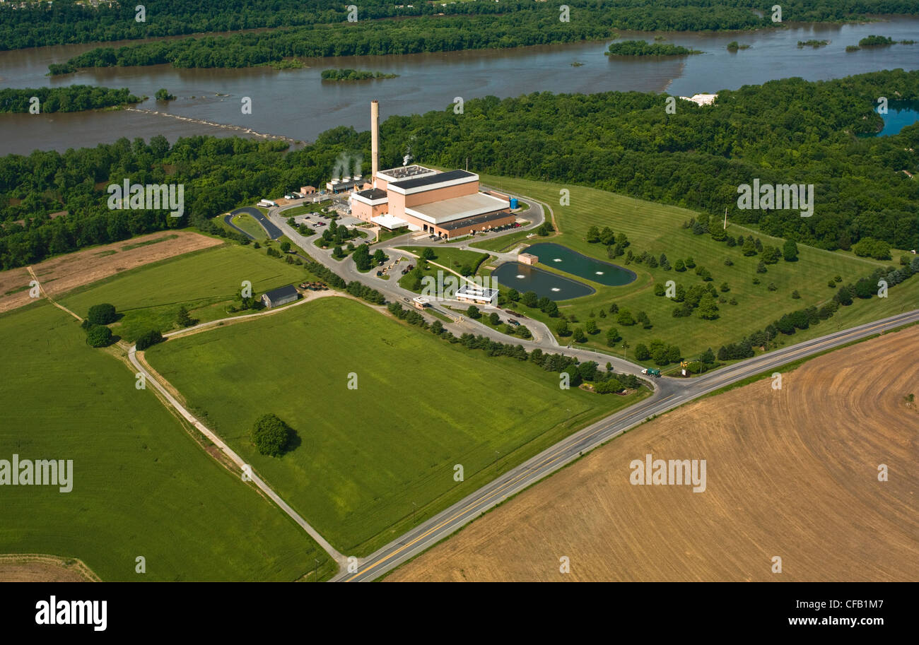 Solid waste recycling plant Stock Photo - Alamy