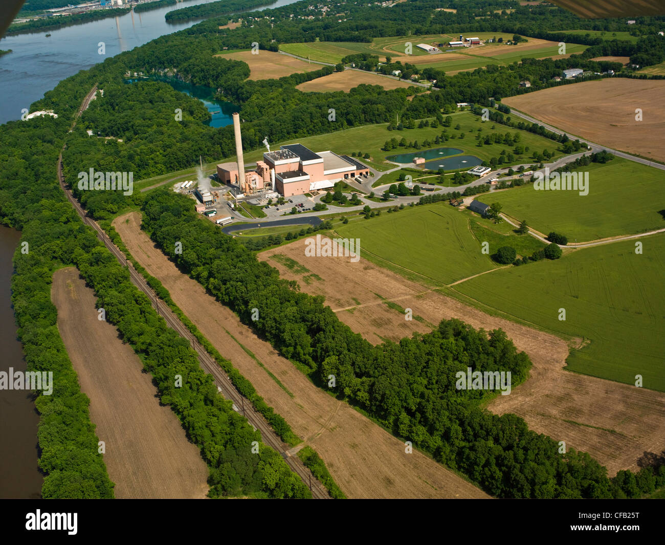 Solid waste recycling plant Stock Photo - Alamy