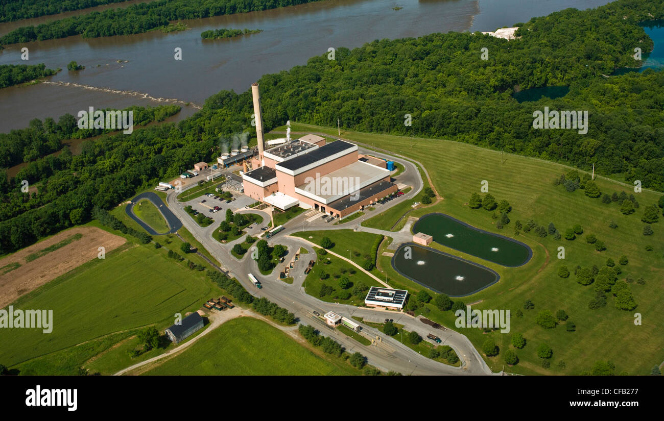Solid waste recycling plant Stock Photo - Alamy