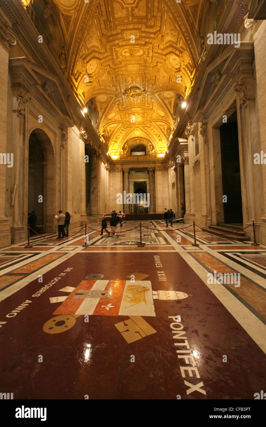 St peter's basilica interior rome hi-res stock photography and images ...
