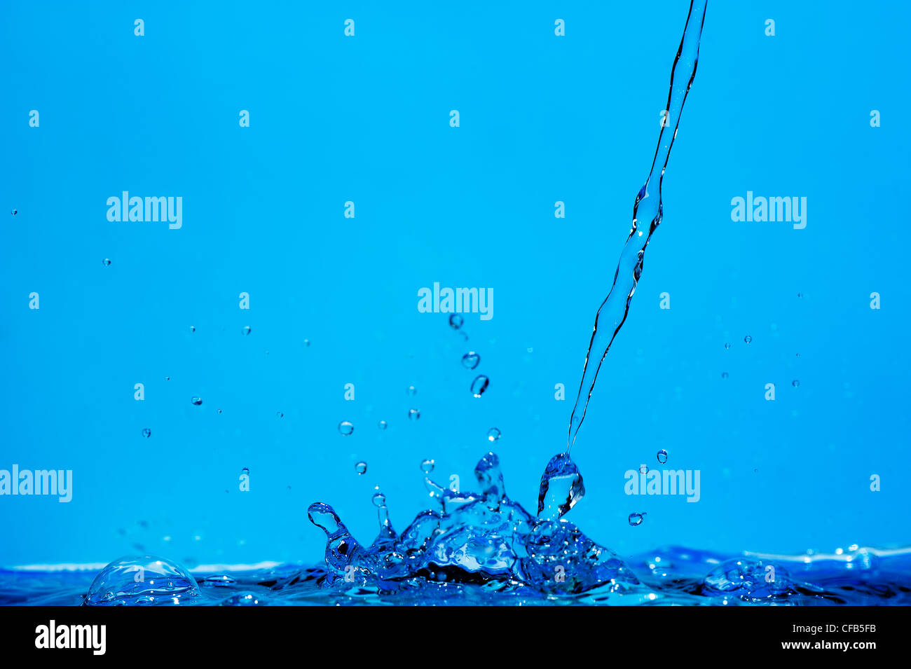 Blue liquid flowing background hi-res stock photography and images - Alamy