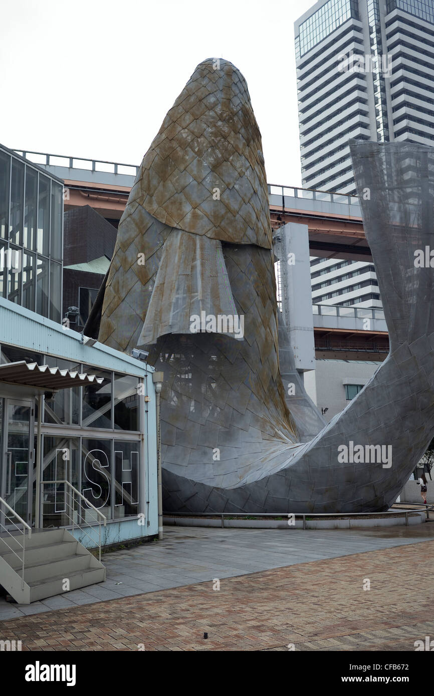 Fish statue kobe art hi-res stock photography and images - Alamy