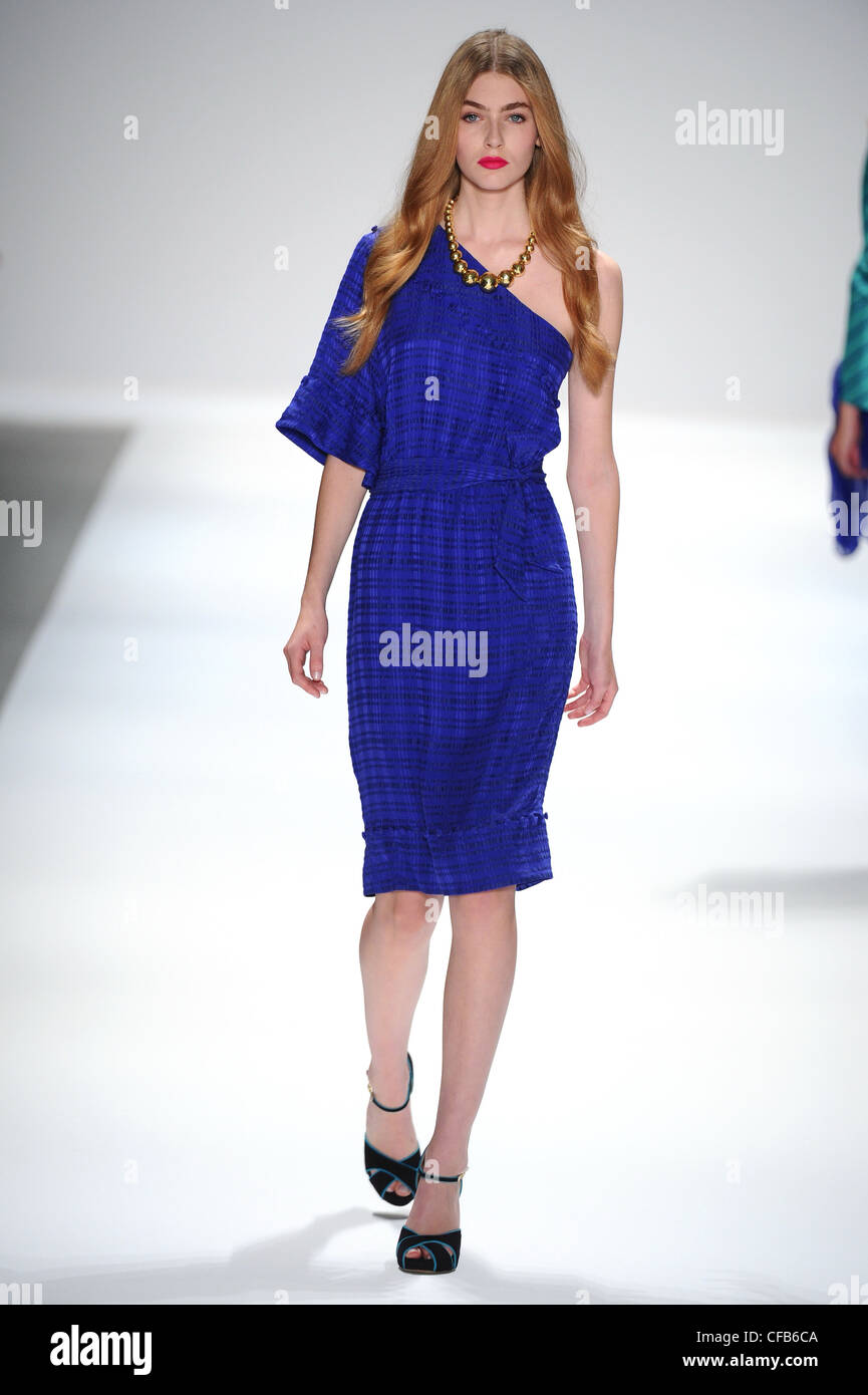 Luca Luca New York Ready to WearSpringSummer 2012 Stock Photo - Alamy