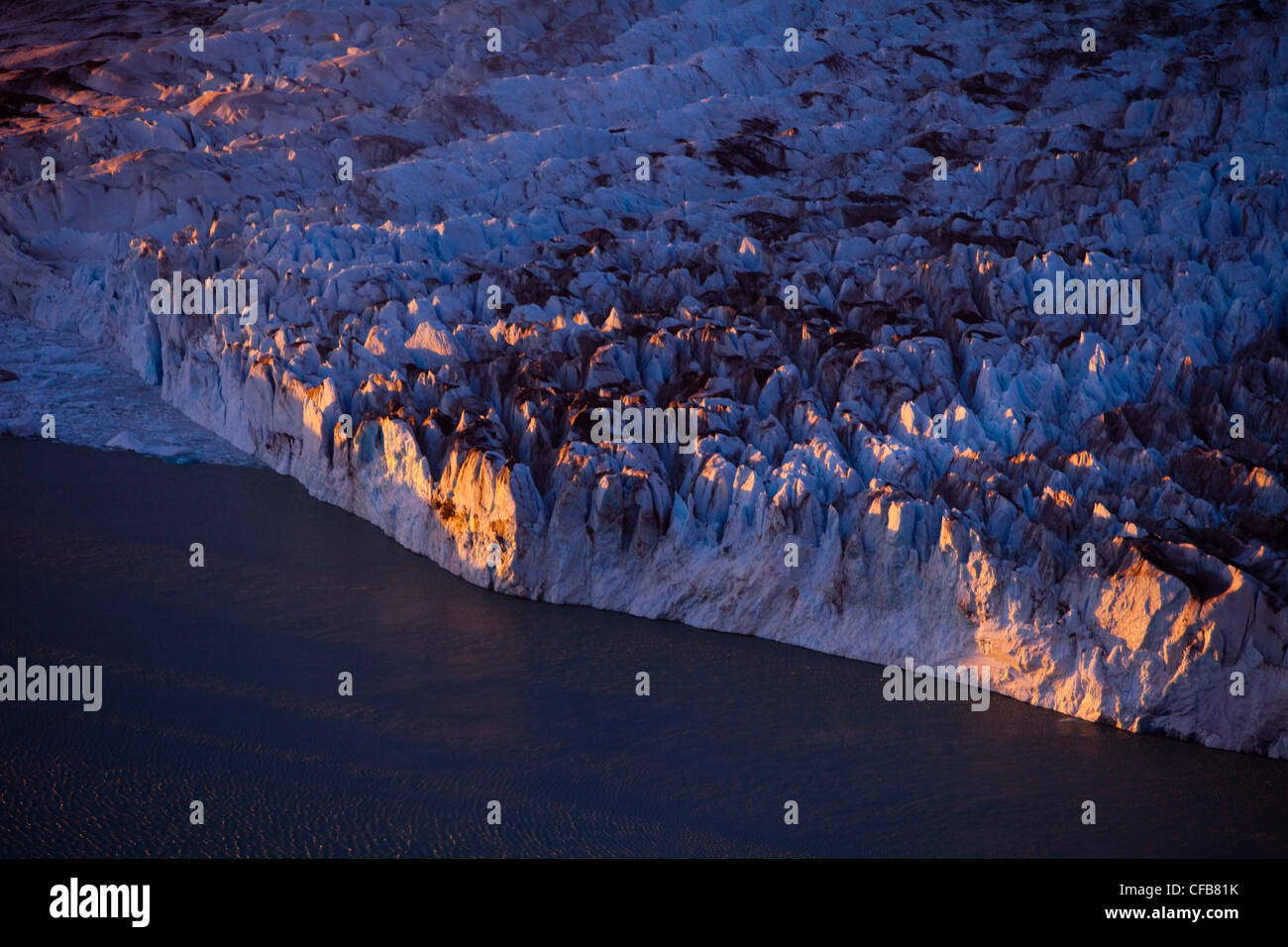 South America, Patagonia, Argentina, El Chalten, Huemul, lake, sunrise ...