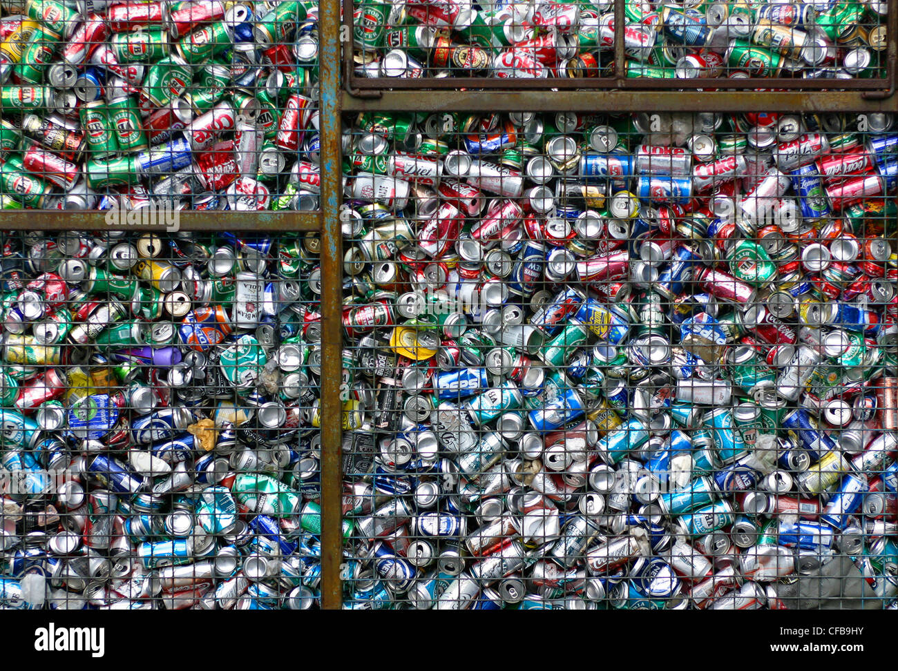 Recycling drink cans hi-res stock photography and images - Alamy