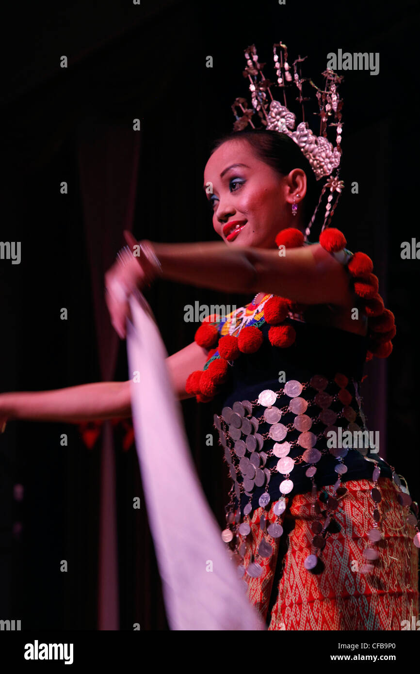 Traditional dancing iban hi-res stock photography and images - Alamy