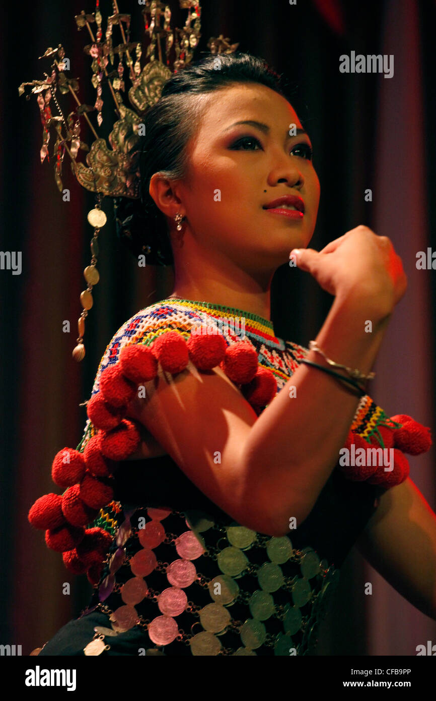 Traditional dancing iban hi-res stock photography and images - Alamy