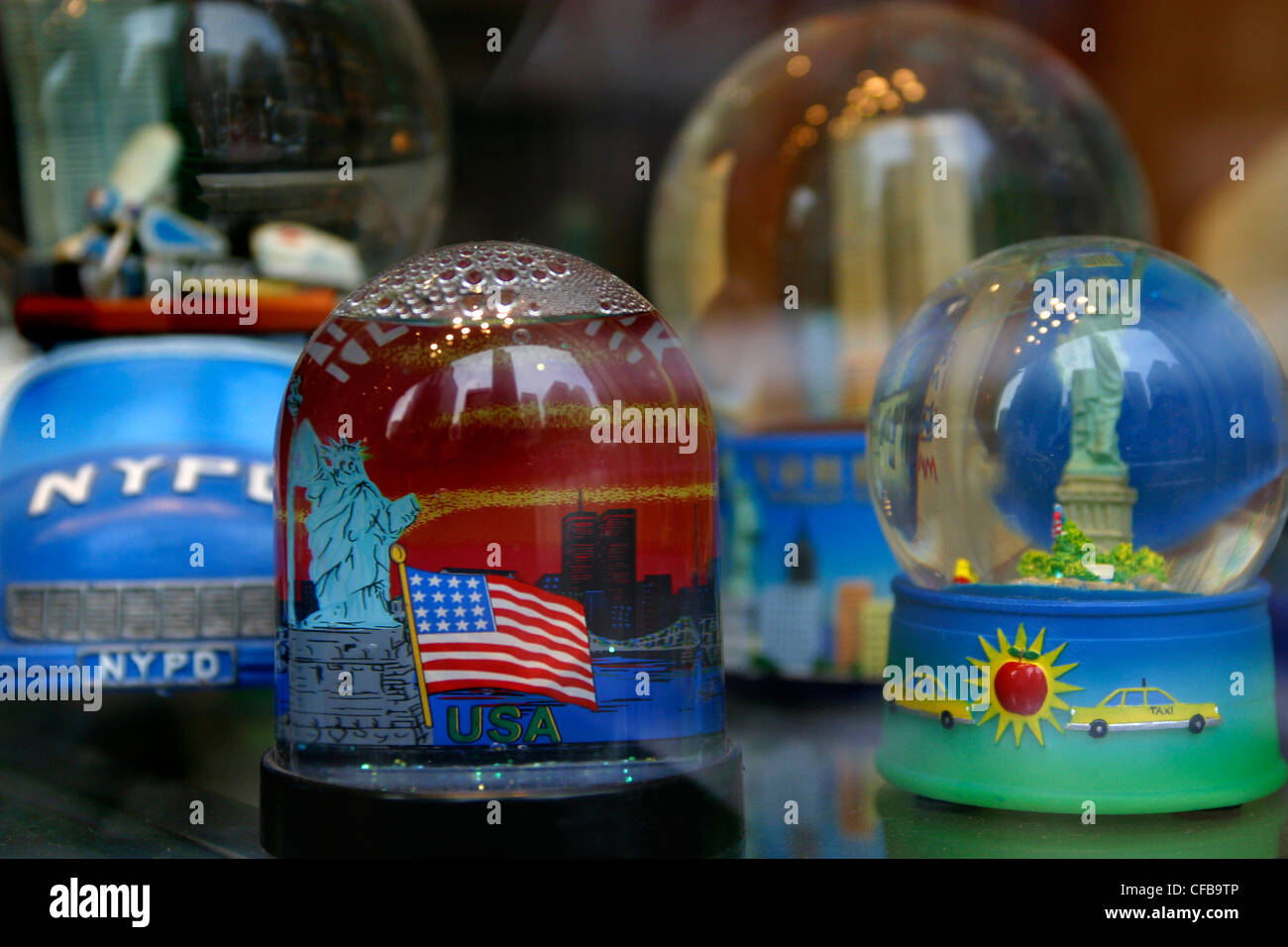 Tourist snow shakers, New York City, USA Stock Photo - Alamy