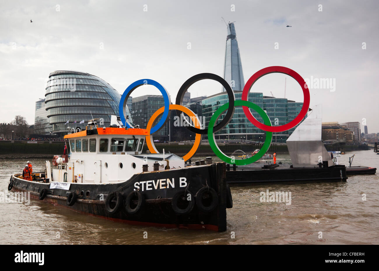 The shard tug boat steven b hi-res stock photography and images - Alamy