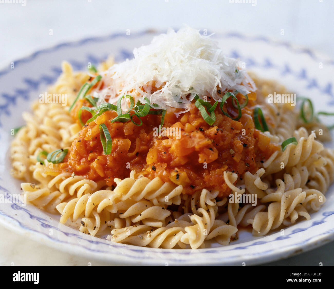 Wholemeal pasta and tomato sauce hi-res stock photography and images ...