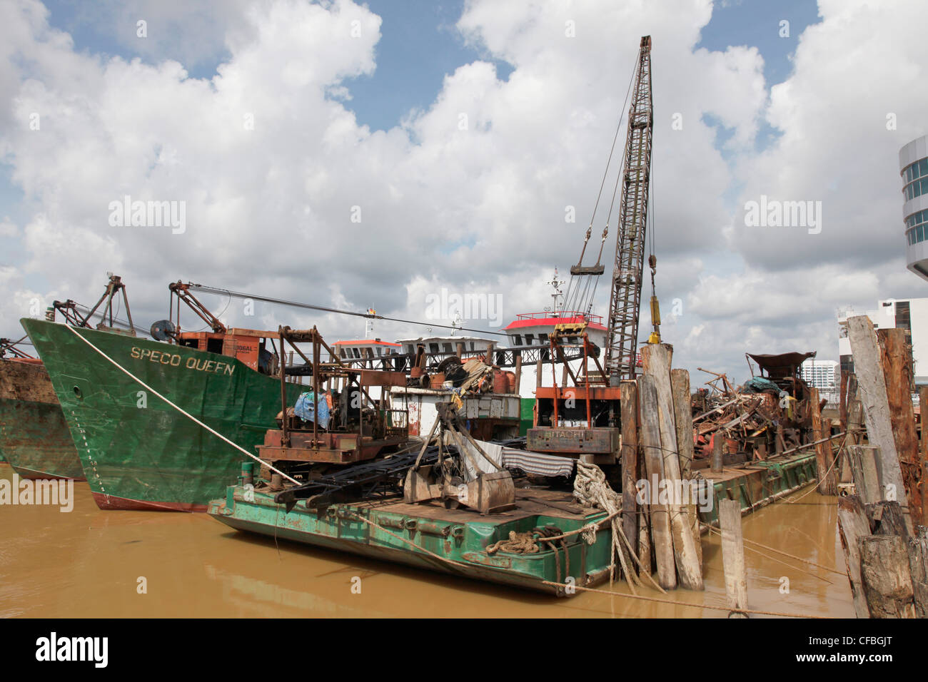 Malaysia shipyard hi-res stock photography and images - Alamy