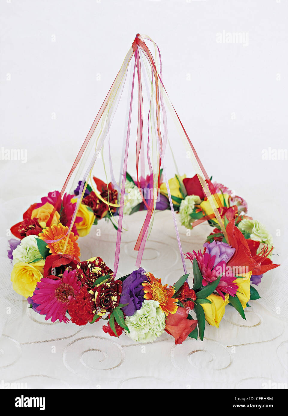 Garland arrangements hi-res stock photography and images - Alamy