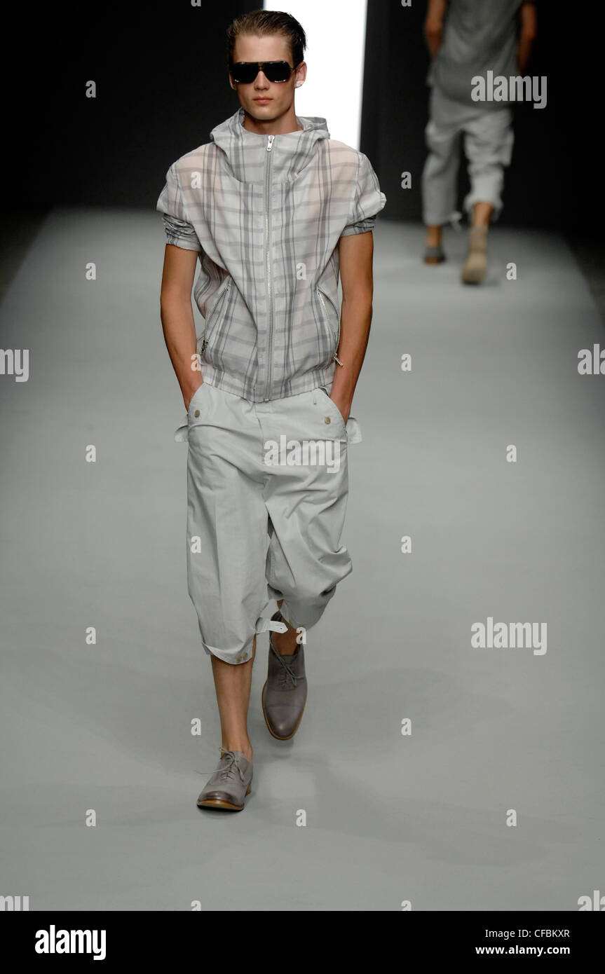 Menswear milan blonde male wearing hi-res stock photography and images ...