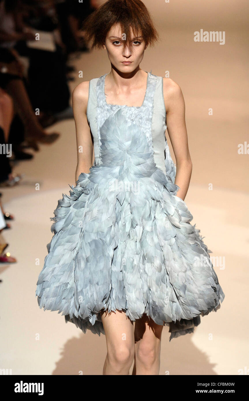 Givenchy haute couture 2007 hi-res stock photography and images - Alamy