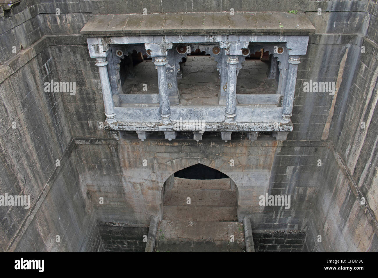 Structure at bara mota chi vihir well hi-res stock photography and ...