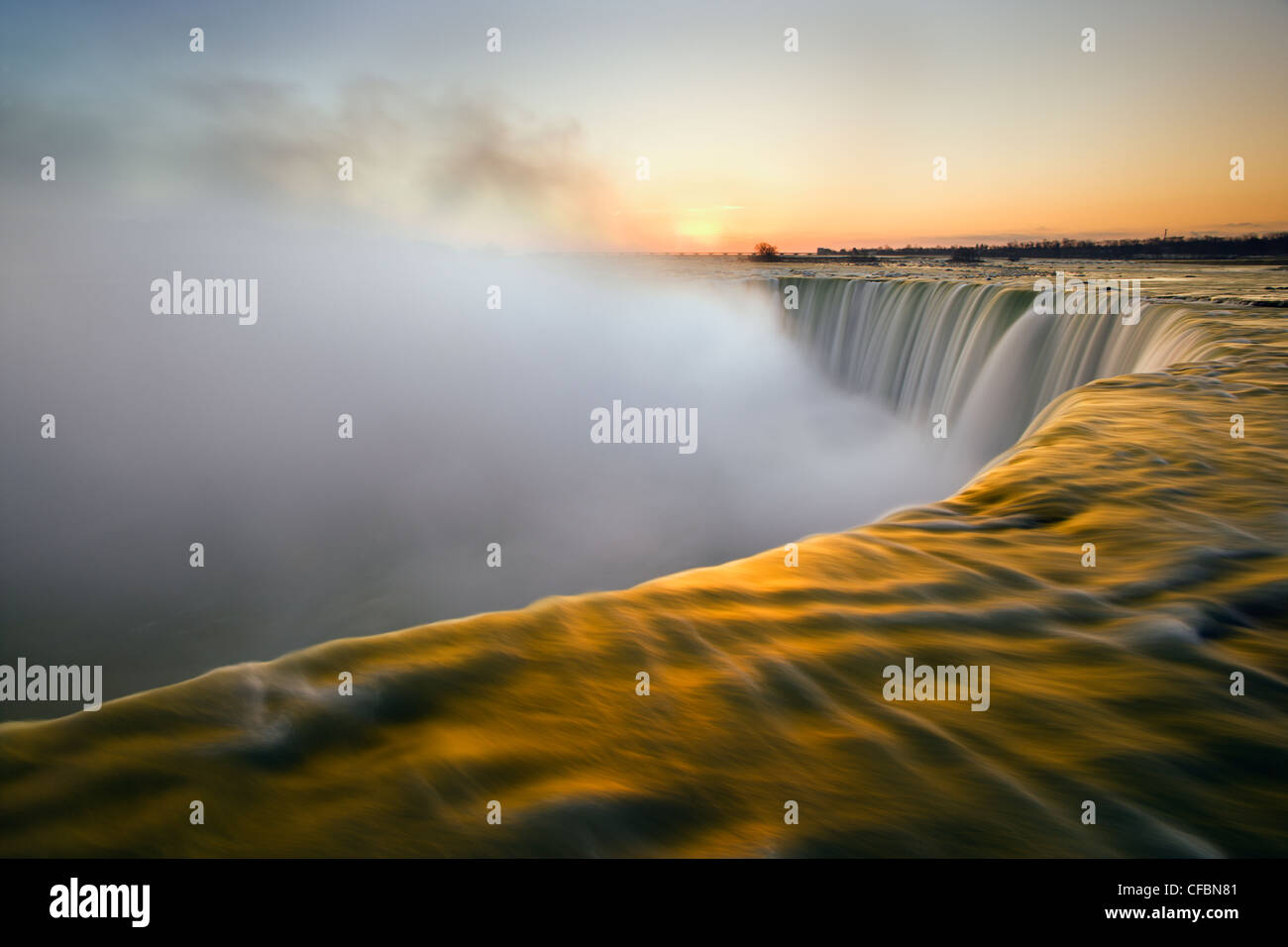 Motion blur niagara falls hi-res stock photography and images - Alamy