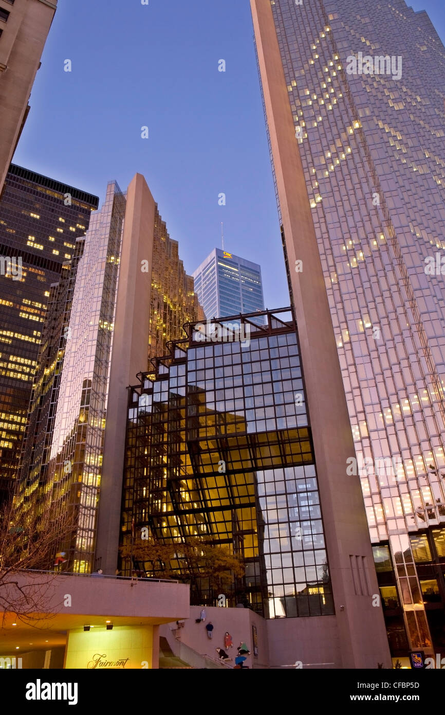 High rises in downtown toronto hi-res stock photography and images - Alamy