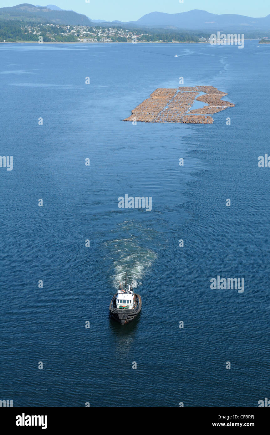 Aerial of tug boat and log boom hi-res stock photography and images - Alamy