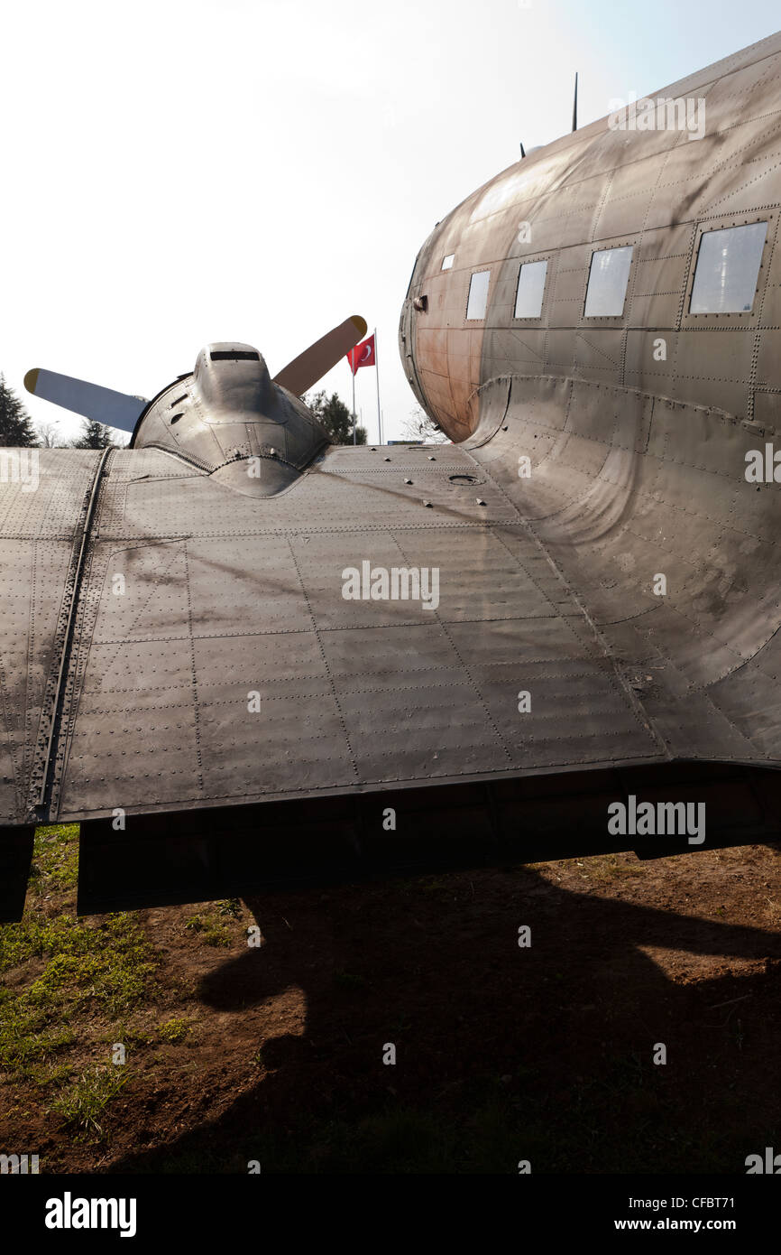 A view of propeller plane with a bright sky Stock Photo - Alamy