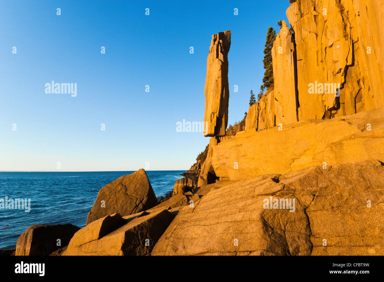 Balancing rock nova scotia hi-res stock photography and images - Alamy