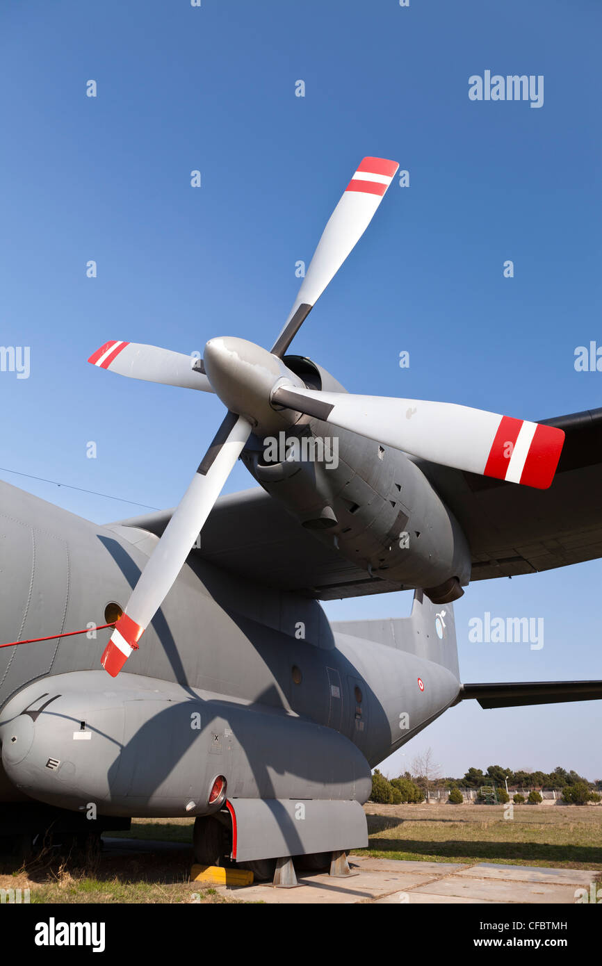 A view of propeller plane with a bright sky Stock Photo - Alamy
