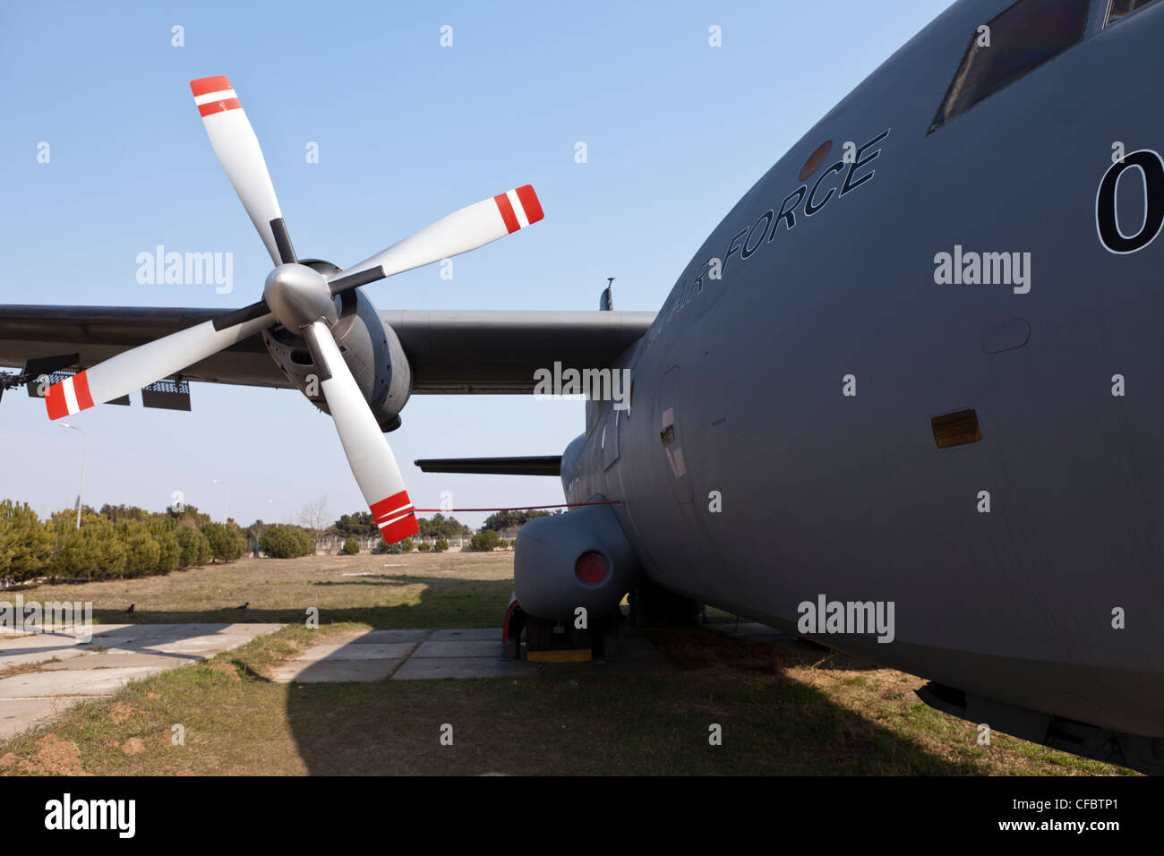 A view of propeller plane with a bright sky Stock Photo - Alamy