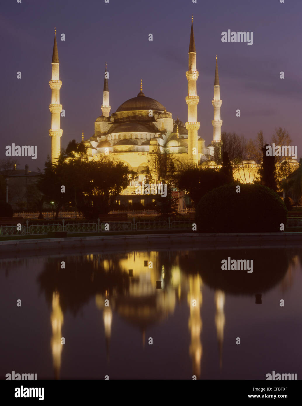Turkey Istanbul Sultan Ahmed Mosque by night Stock Photo - Alamy