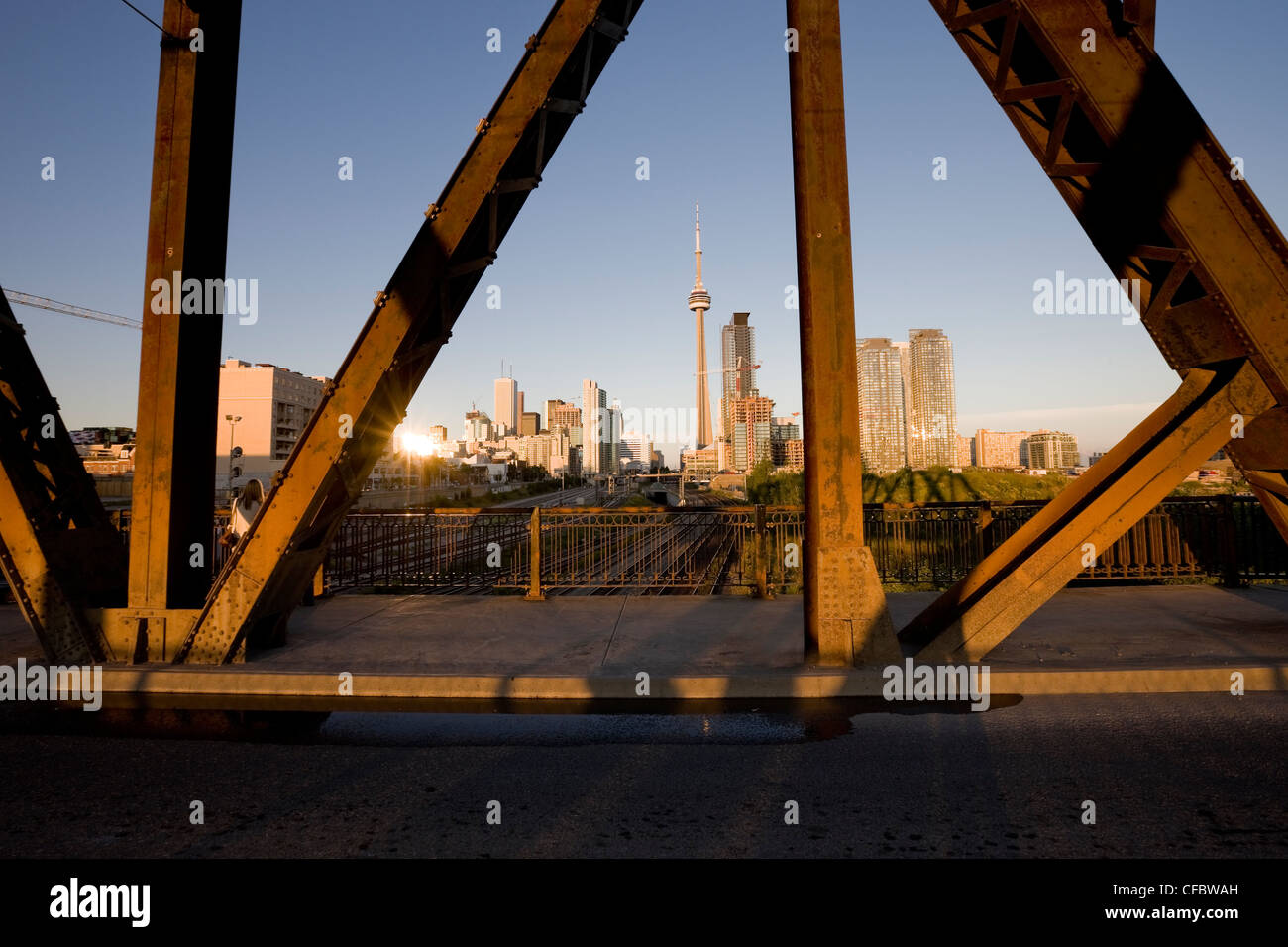 Canada toronto solar hi-res stock photography and images - Alamy