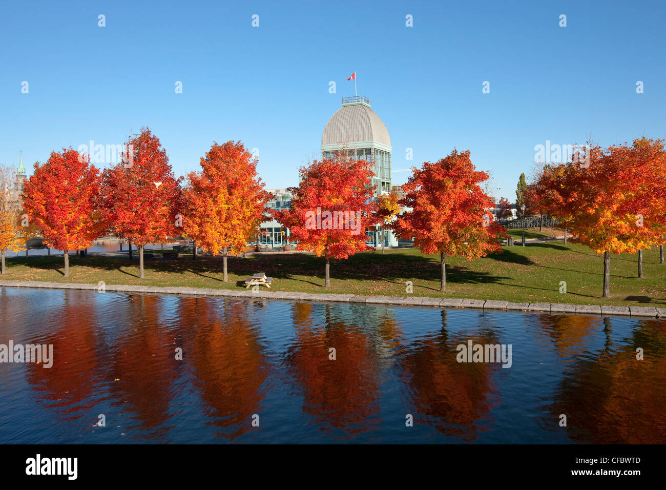 Promenade du vieux port old montreal hi-res stock photography and ...
