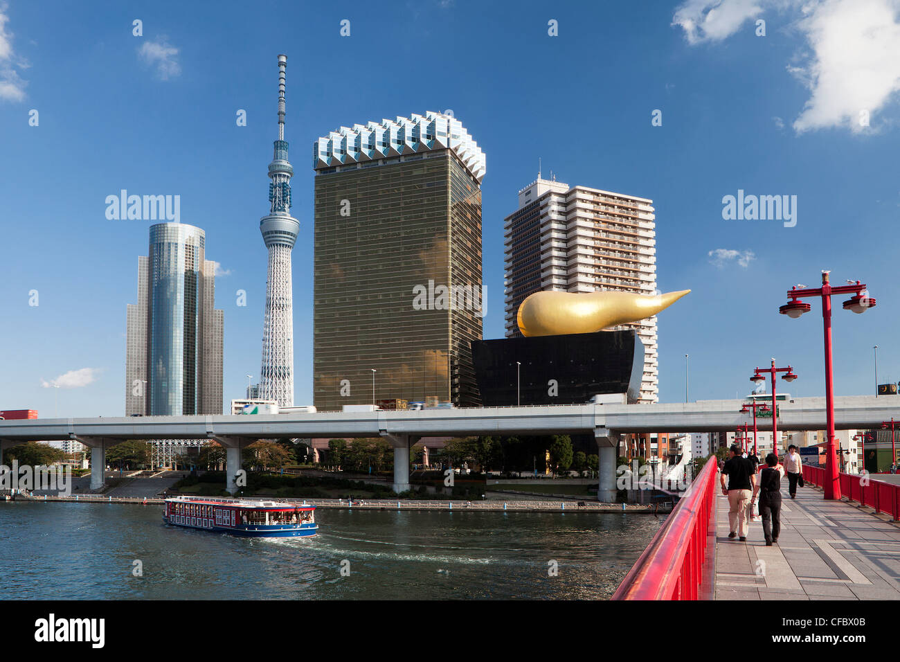 Tokyo japan river skyline tower hi-res stock photography and images - Alamy