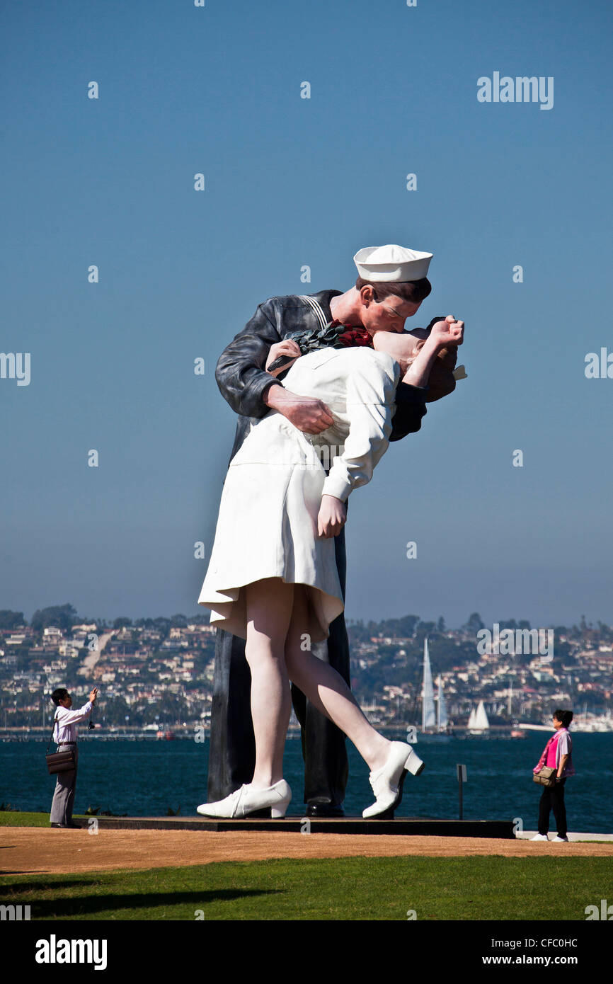 World war ii famous kiss hi-res stock photography and images - Alamy