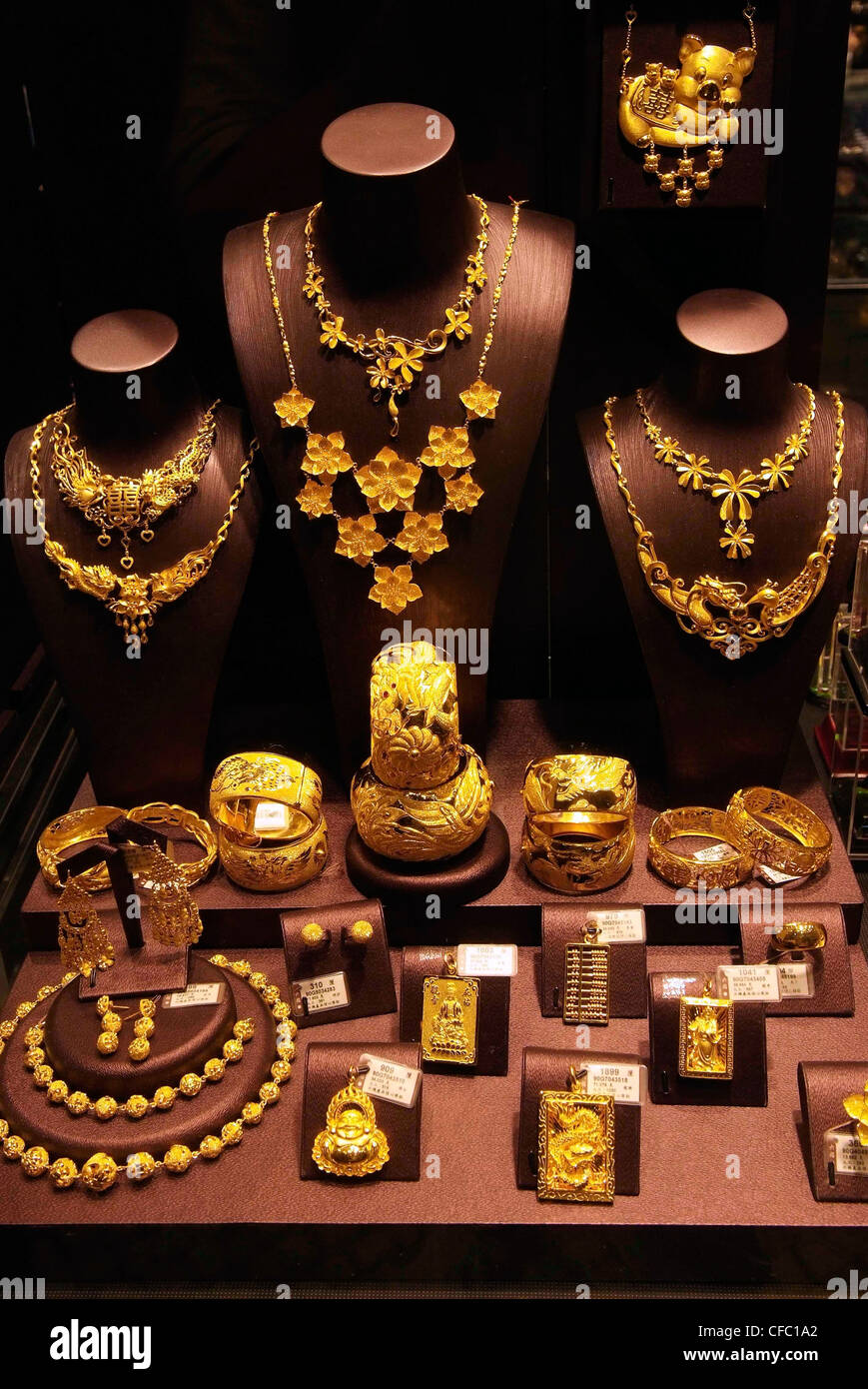 CHINA - MACAU SAR Gold jewellery. Shopping in Senado Square area Stock ...