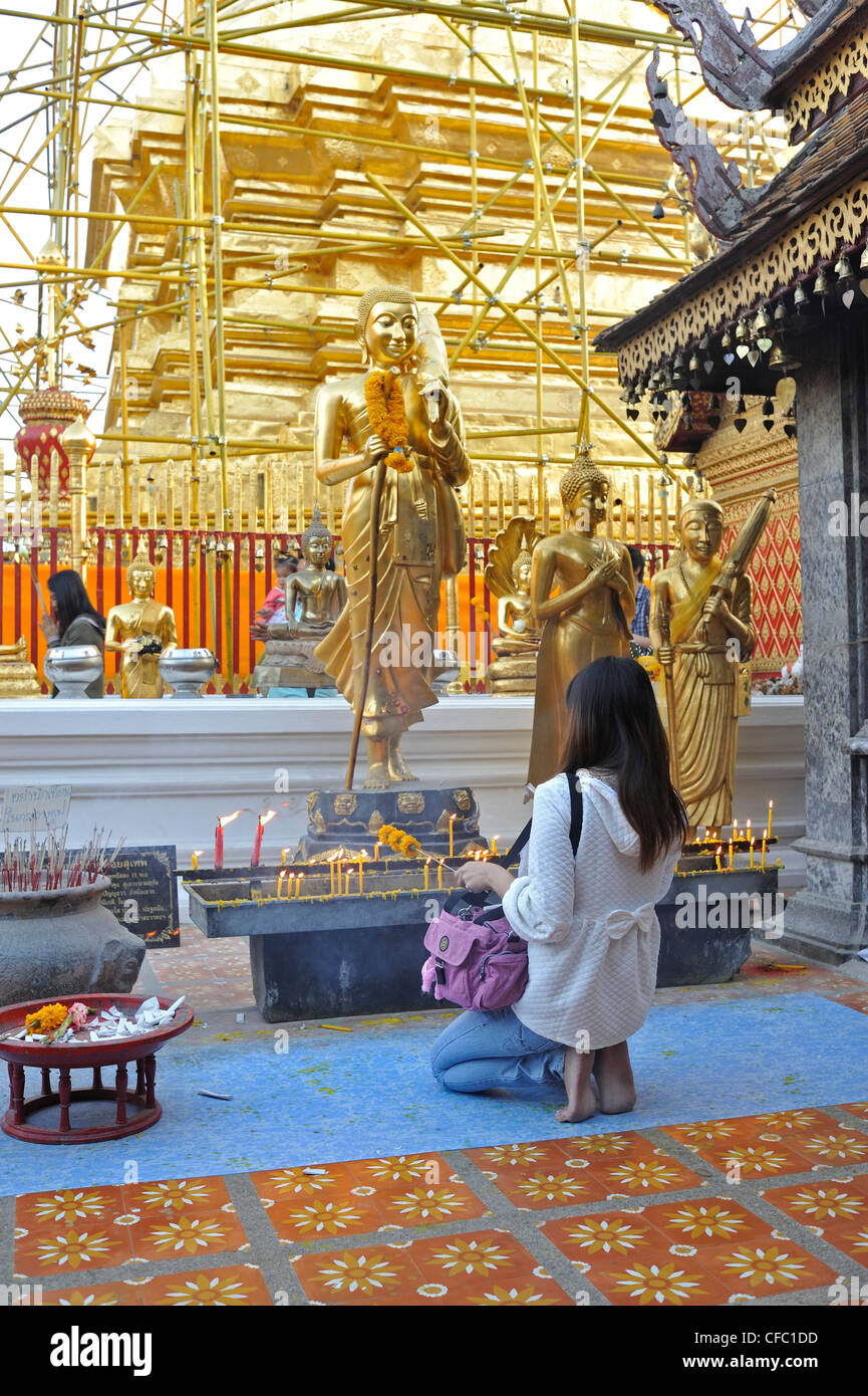 Worshipper at wat doi suthep hi-res stock photography and images - Alamy