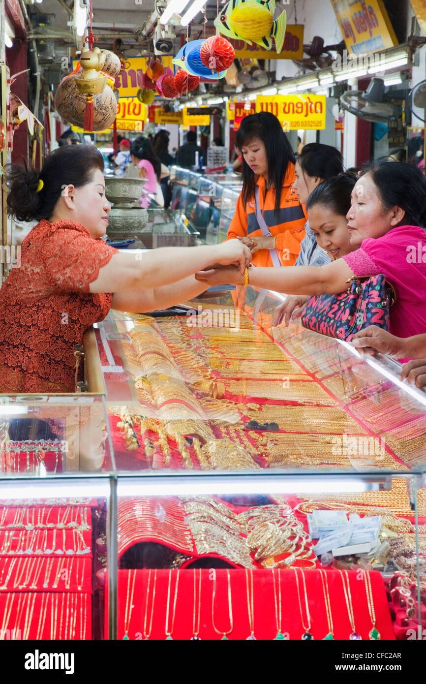 Laos, Vientiane, Talat Sao Shopping Mall, Gold Shops Stock Photo - Alamy