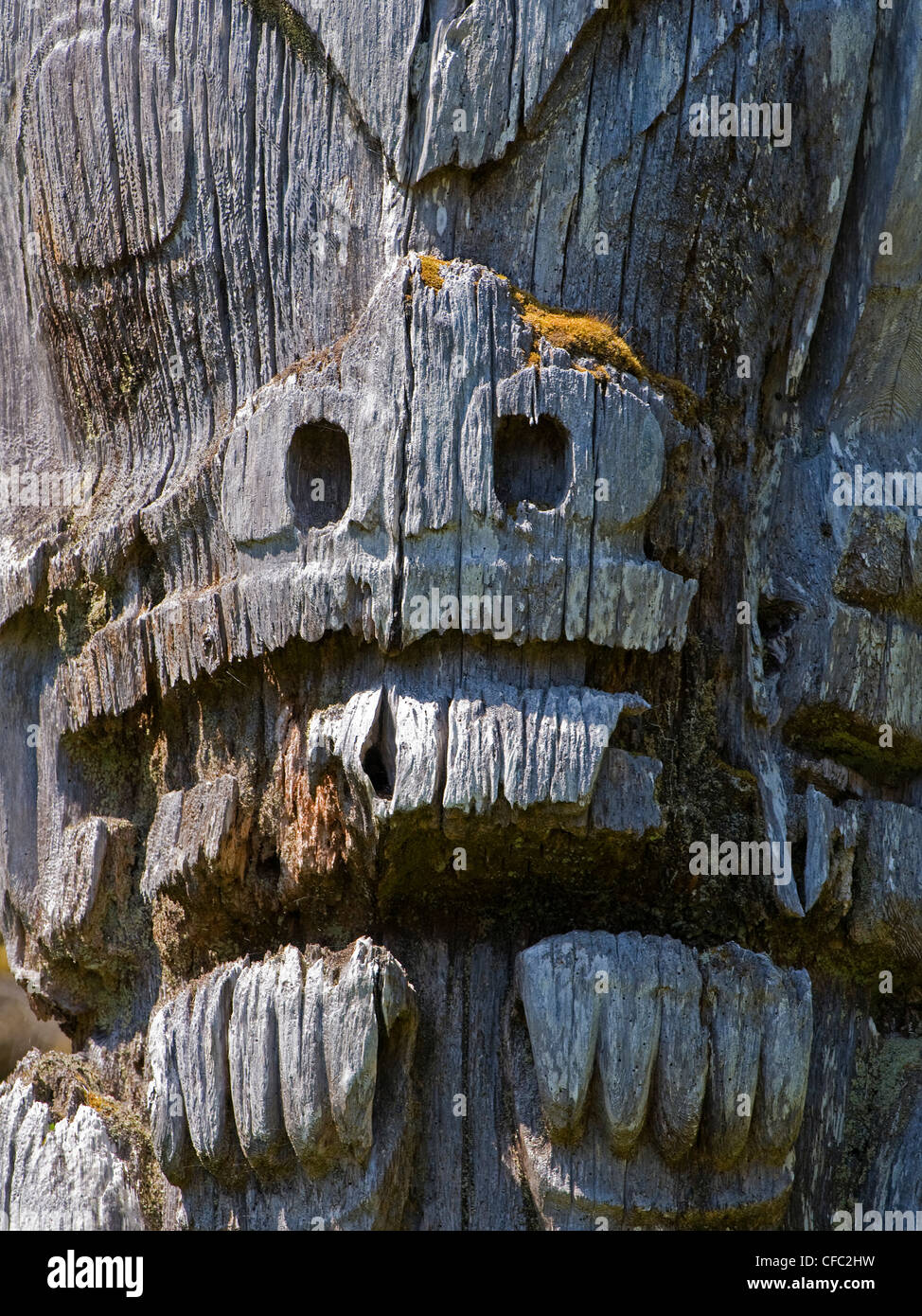 Weathered mortuary totem poles hi-res stock photography and images - Alamy