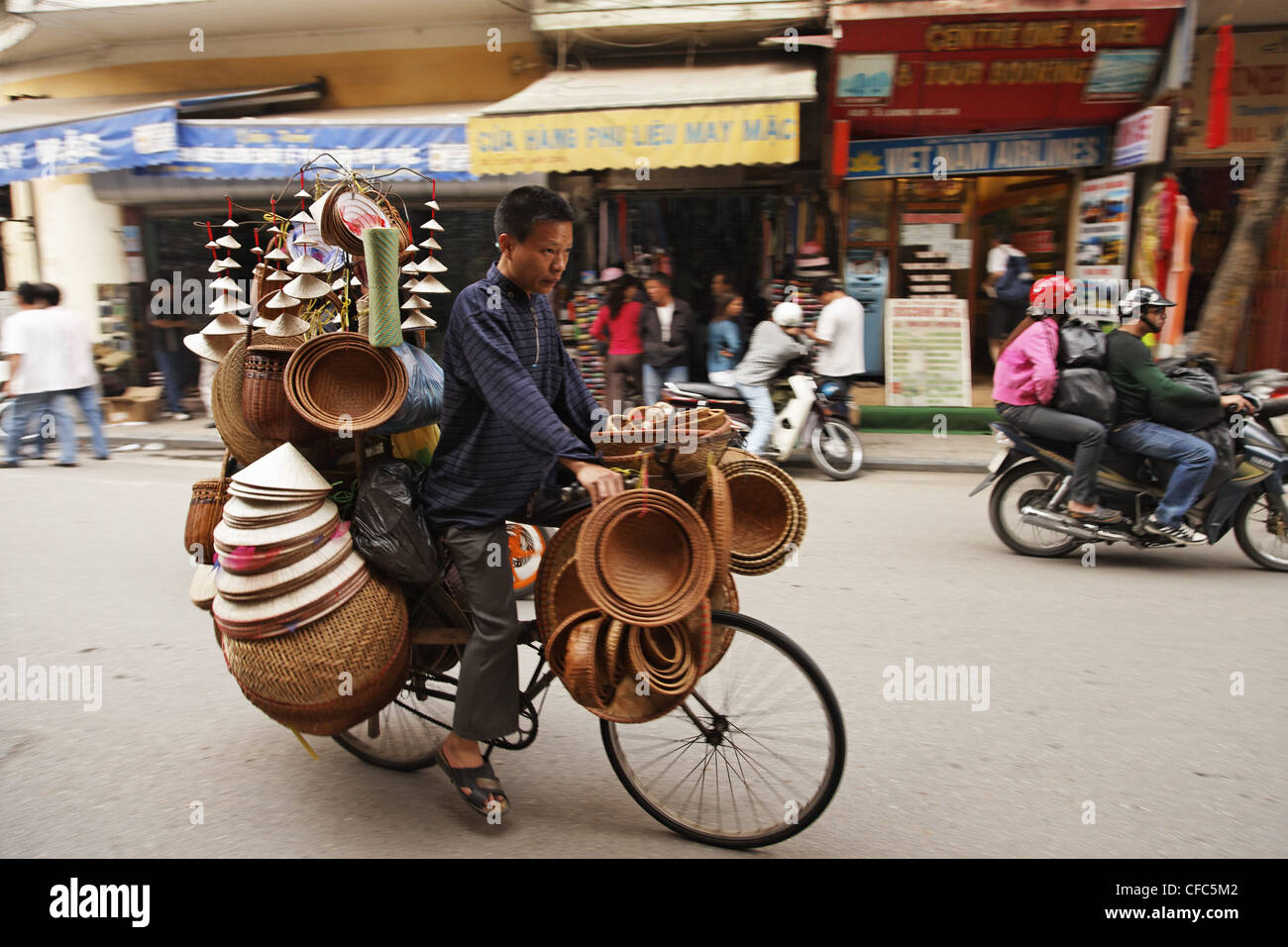 Overloaded bicycle hi-res stock photography and images - Alamy