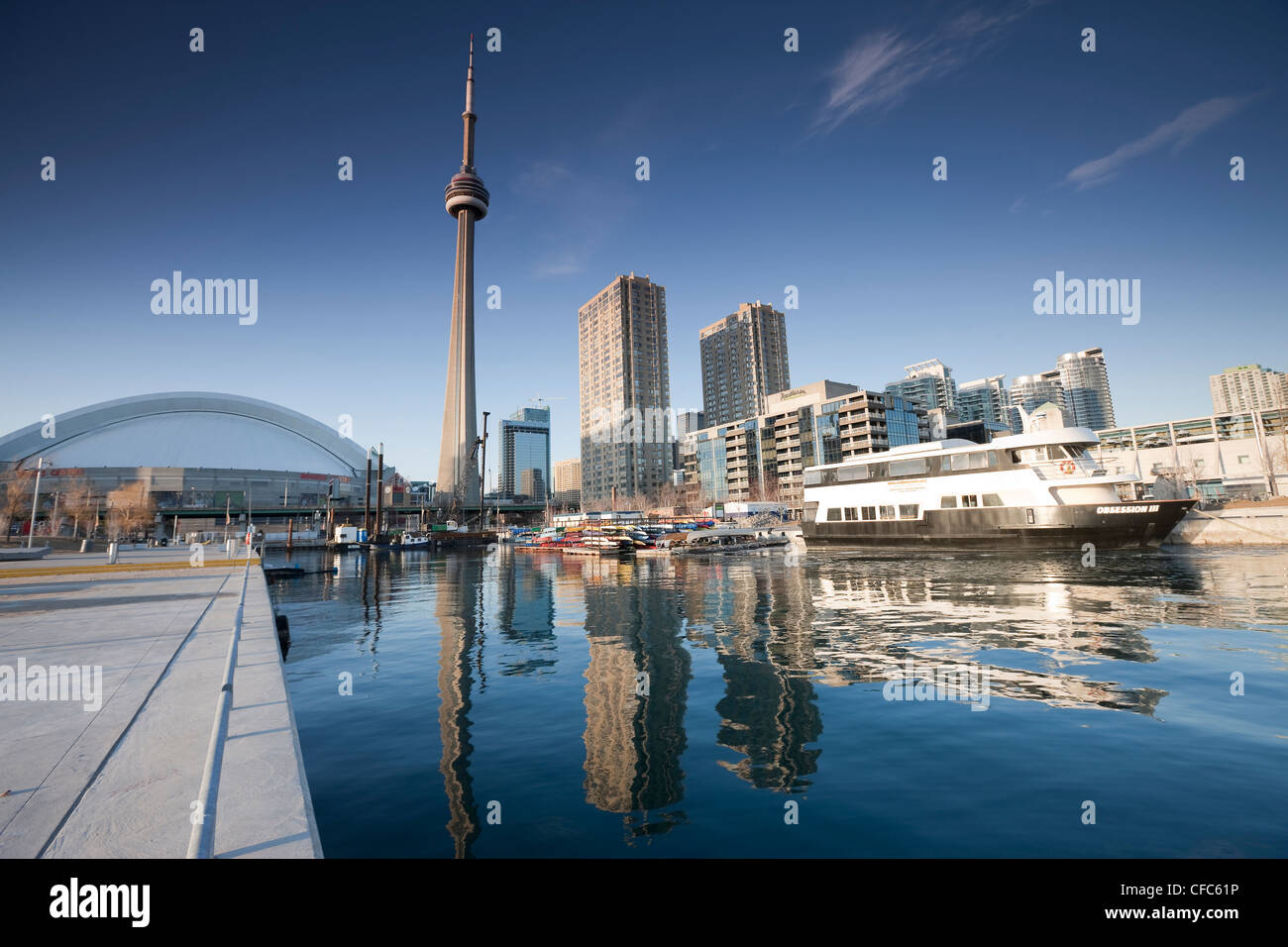 Radisson hotel toronto harbourfront hi-res stock photography and images ...