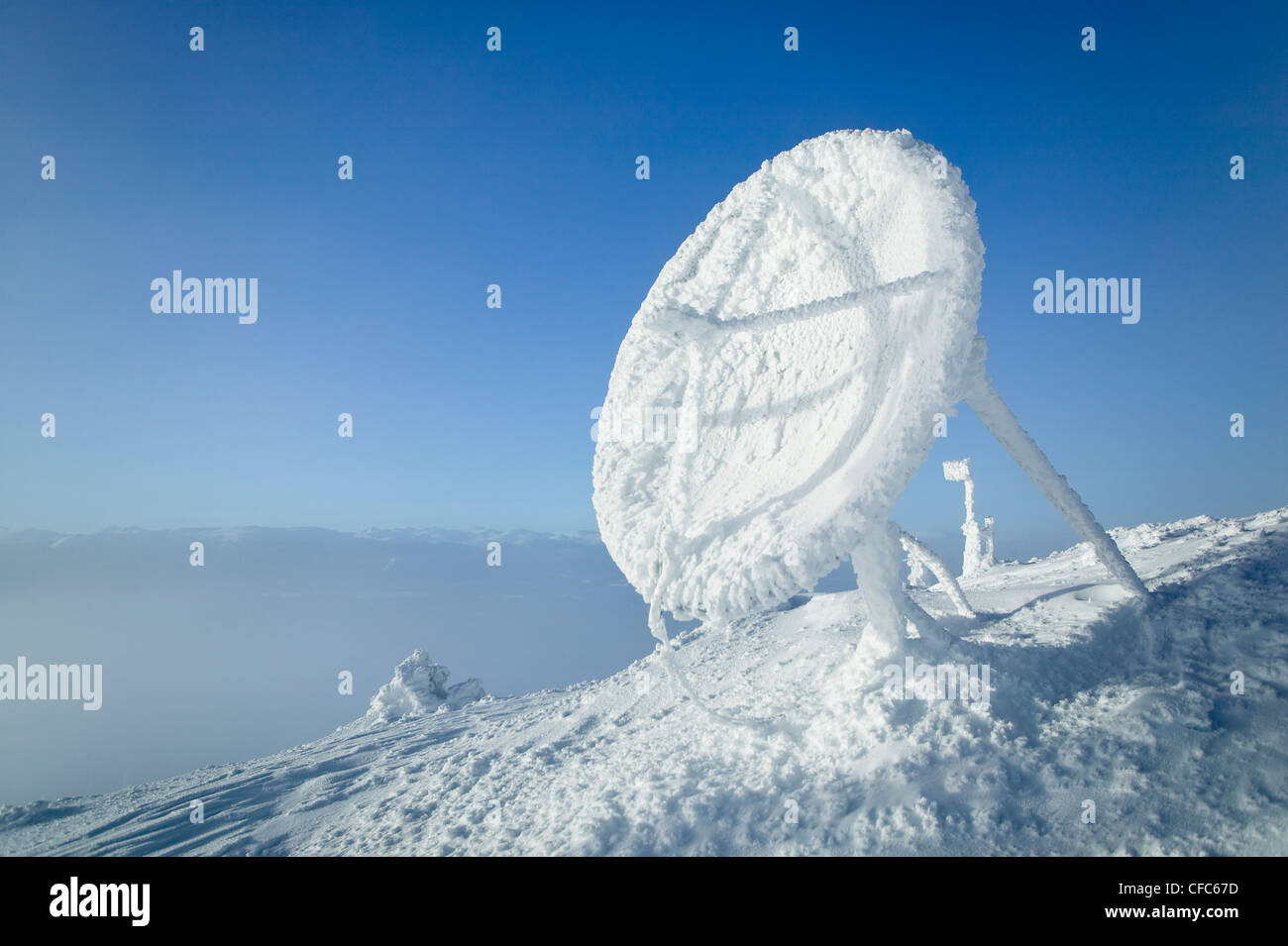 Cold weather high winds create thick layer Stock Photo - Alamy