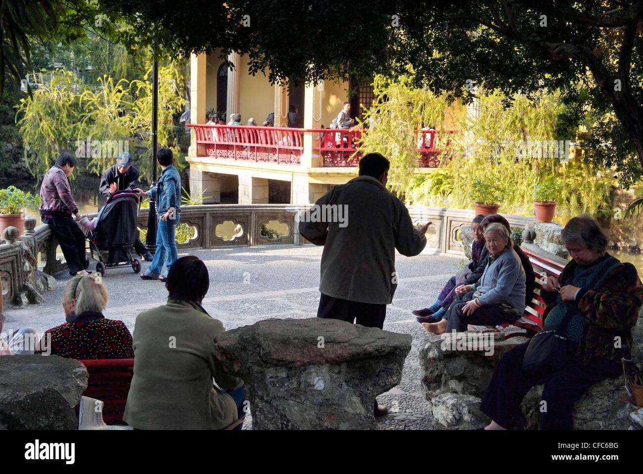 Lou lim ioc chinese garden hi-res stock photography and images - Alamy