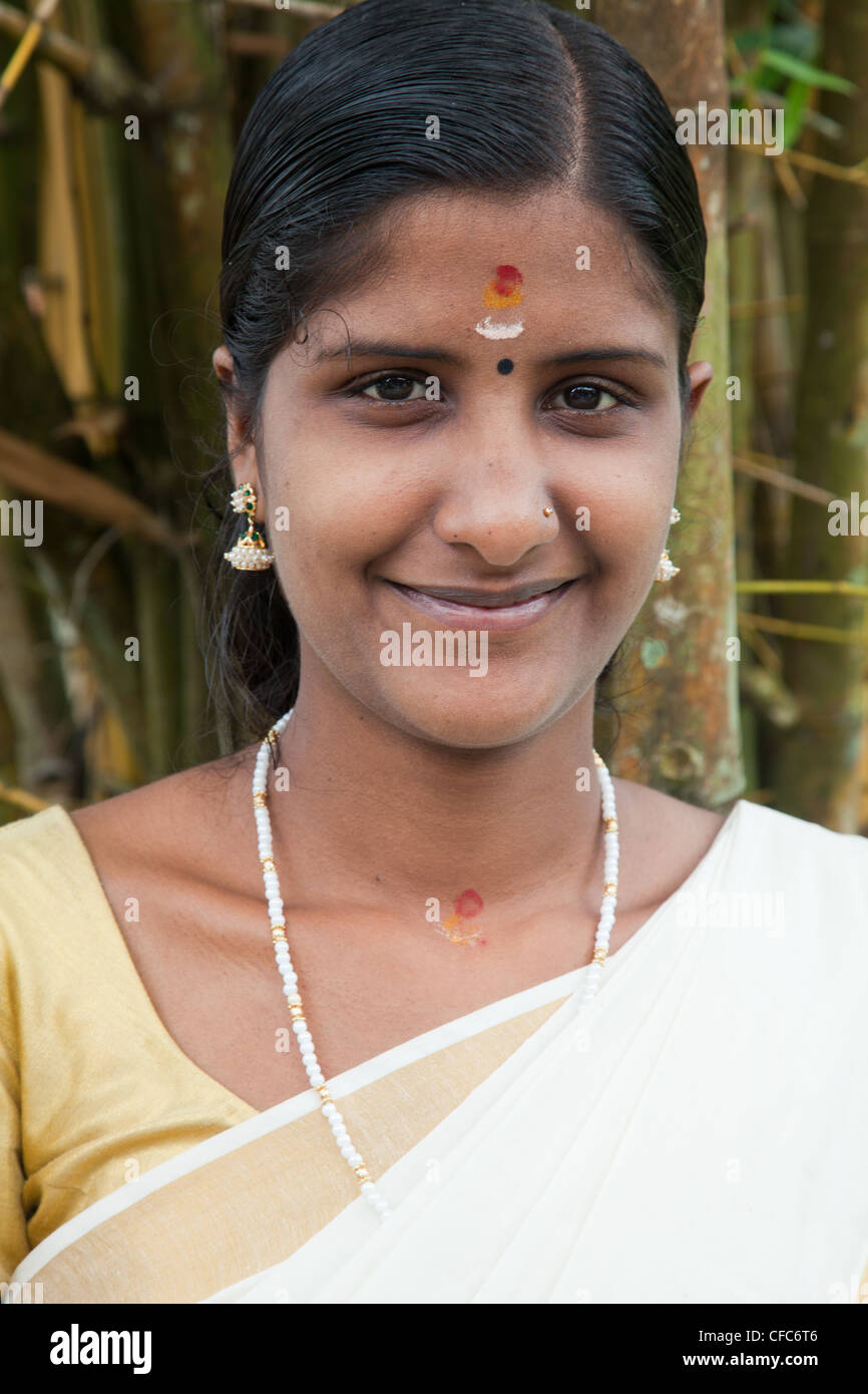 Woman in traditional kerala dress hi-res stock photography and images ...