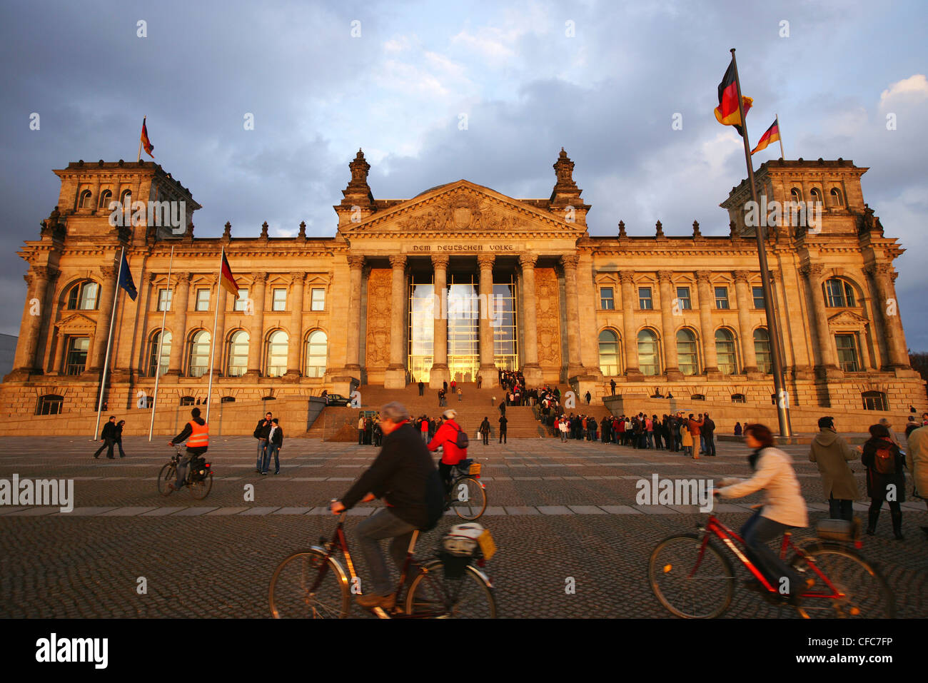 Visitors in front of the German Parliament, Reichstag Building, Berlin ...