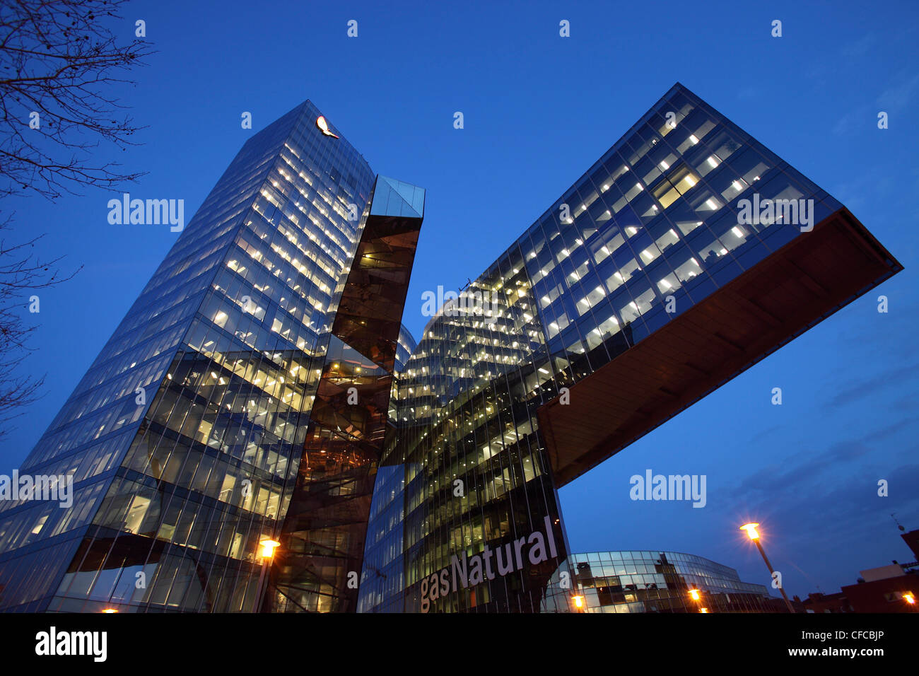 Office building barcelona hi-res stock photography and images - Alamy