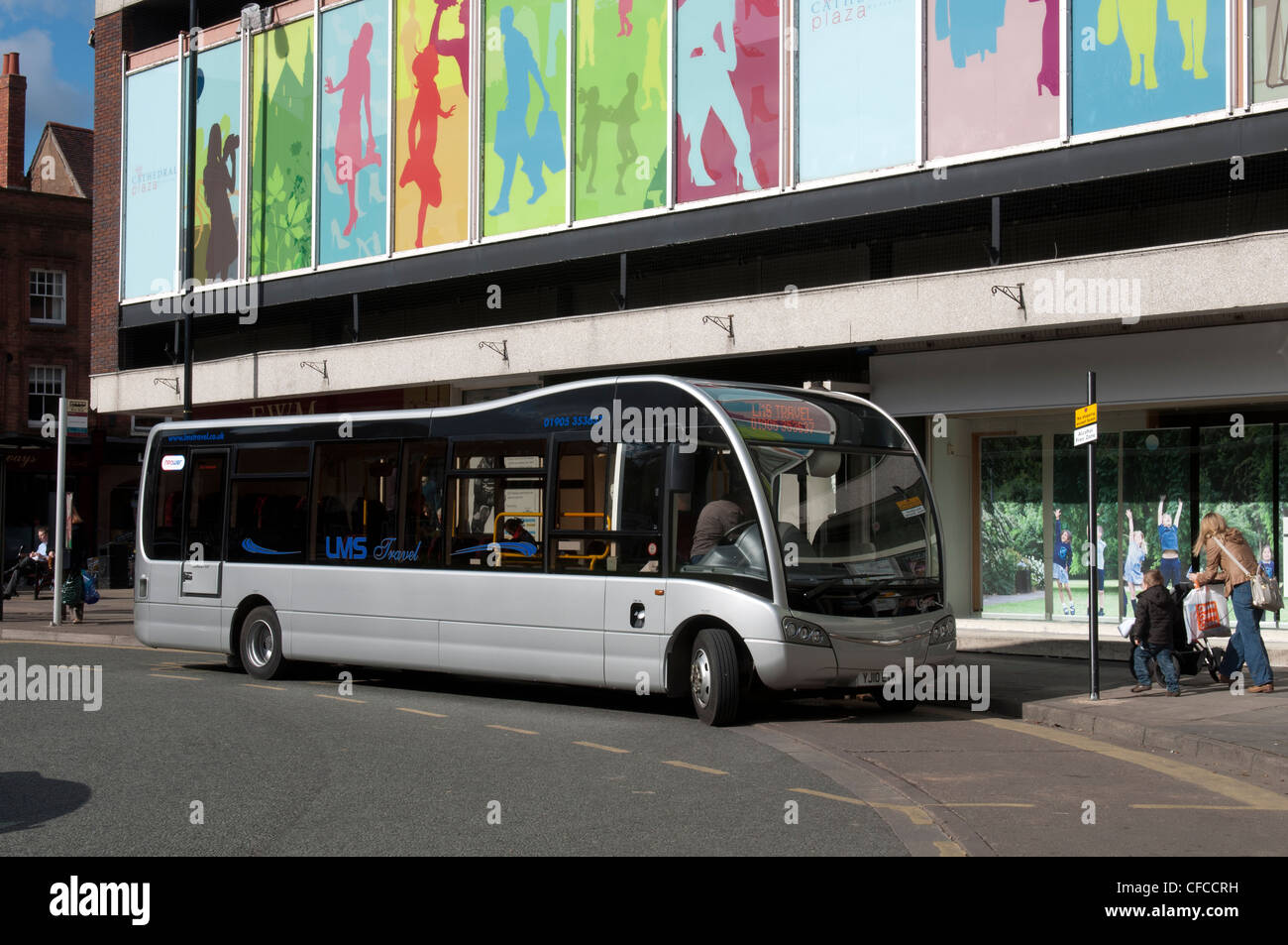 Worcester bus buses city centre hi-res stock photography and images - Alamy