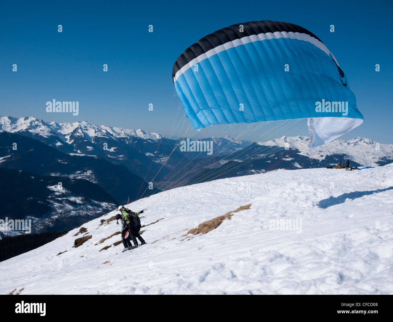Paraskiing at Courchevel, Three Valleys, France Stock Photo - Alamy