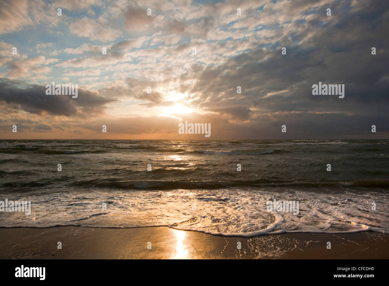 Thunderclouds at Darss west beach, Fischland-Darss-Zingst, Baltic Sea ...