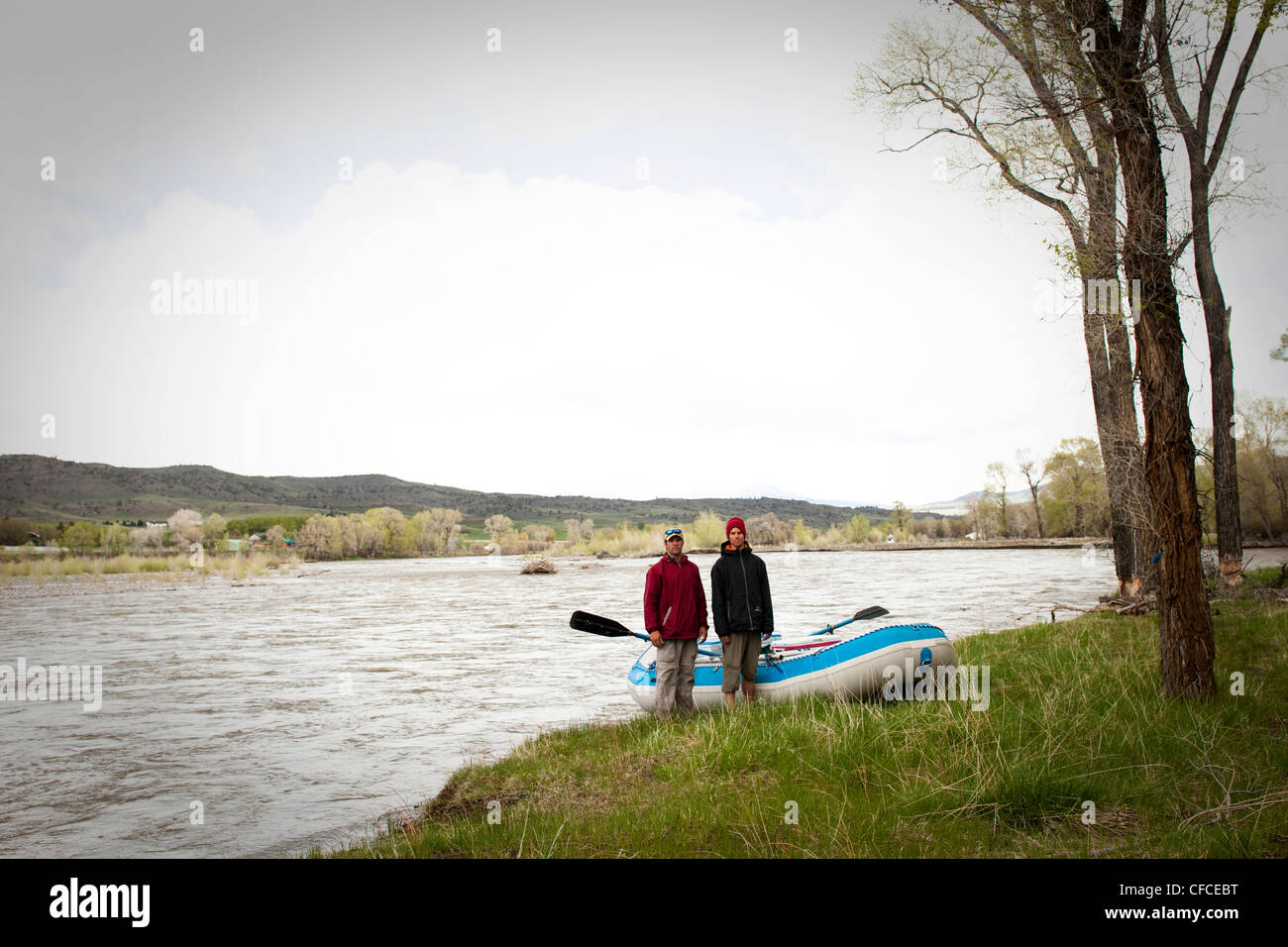 Men in raft hi-res stock photography and images - Alamy